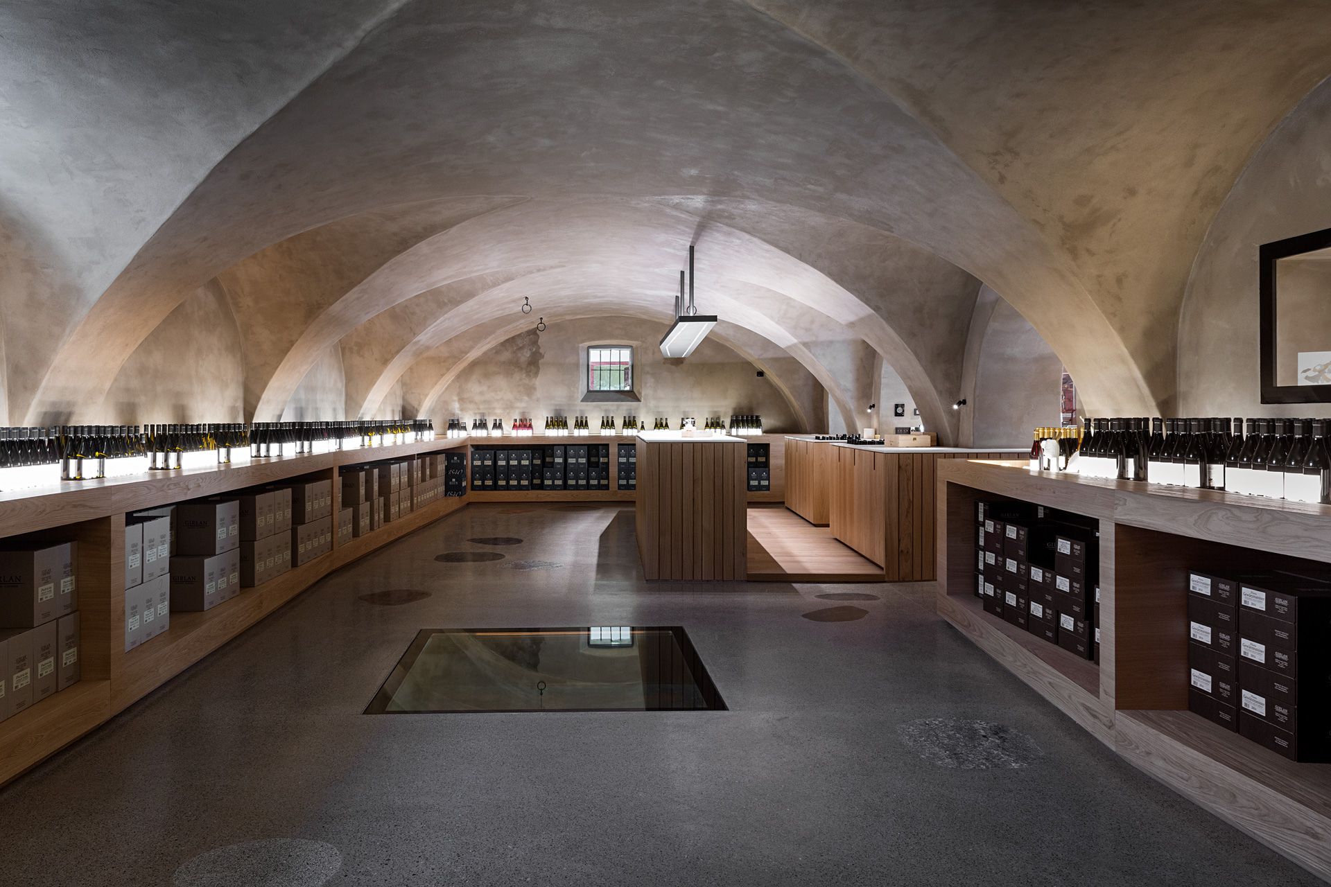 KELLEREI GIRLAN / Home